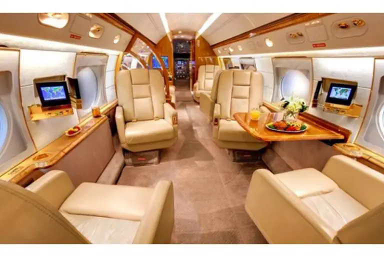 Barça - Découvrez le jet privé de Messi à 15 millions de dollars ...