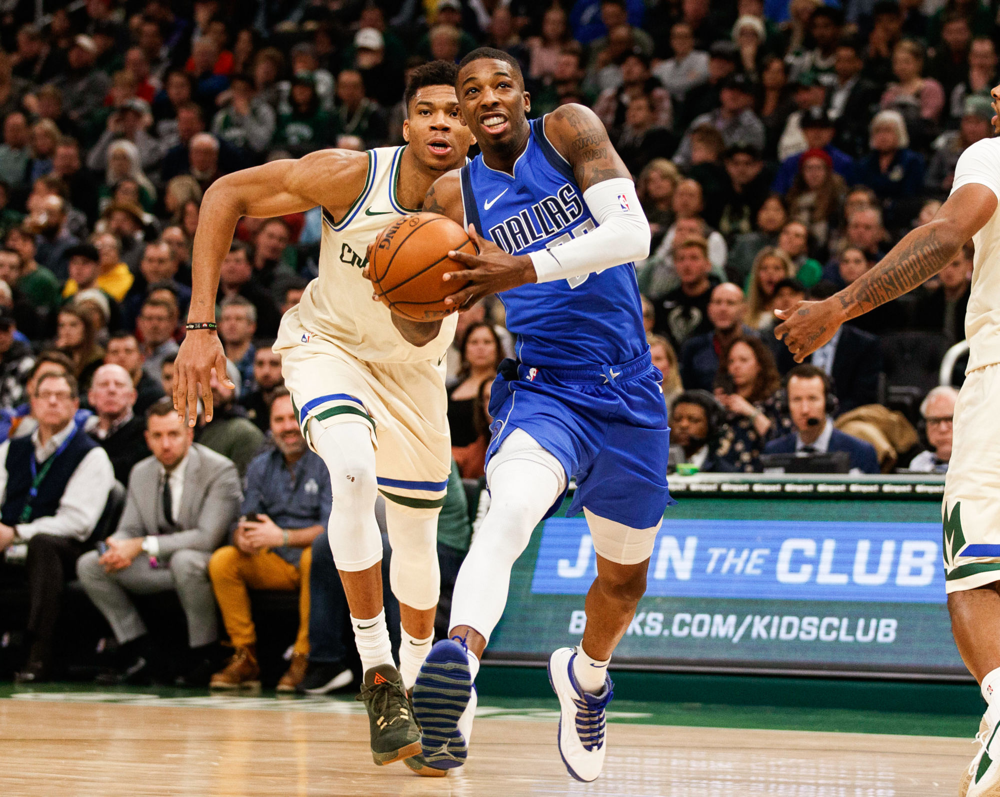 NBA : sans Doncic, Dallas s’offre les Bucks de Giannis, Portland s’en ...