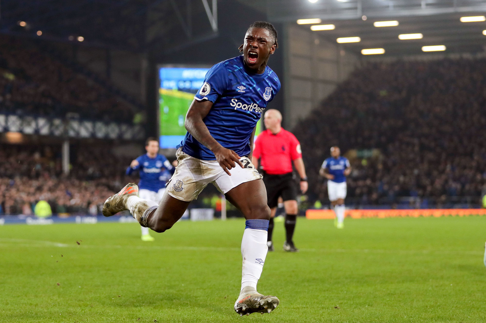 Everton - Musique à fond, Moïse Kean brise le confinement et s'expose à ...