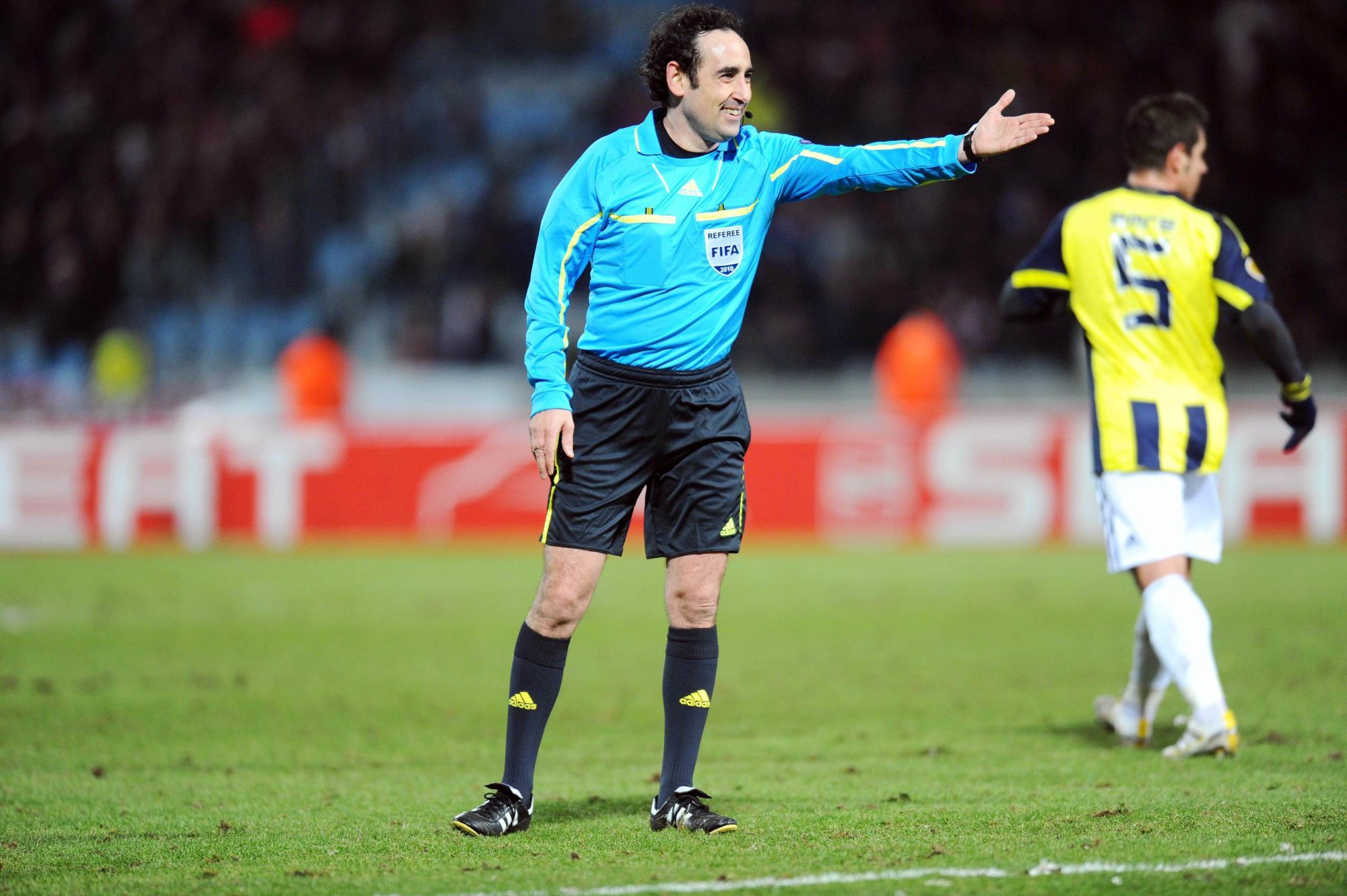 Un arbitre balance : le Real Madrid à la faveur des hommes en noir ...