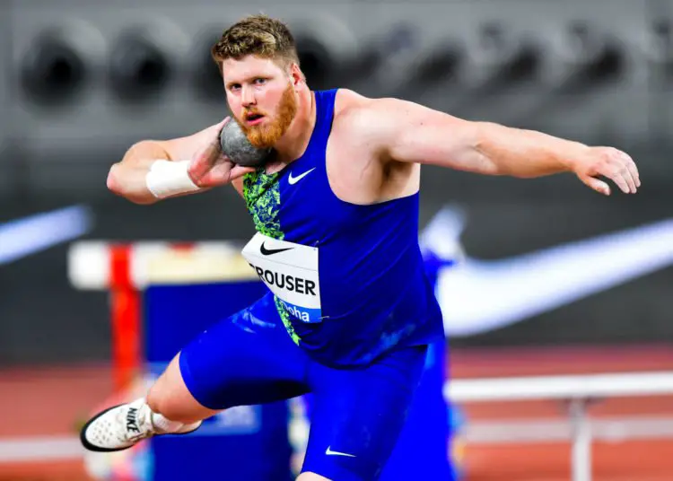 Ryan Crouser explose le record du monde en salle de lancer du poids ...