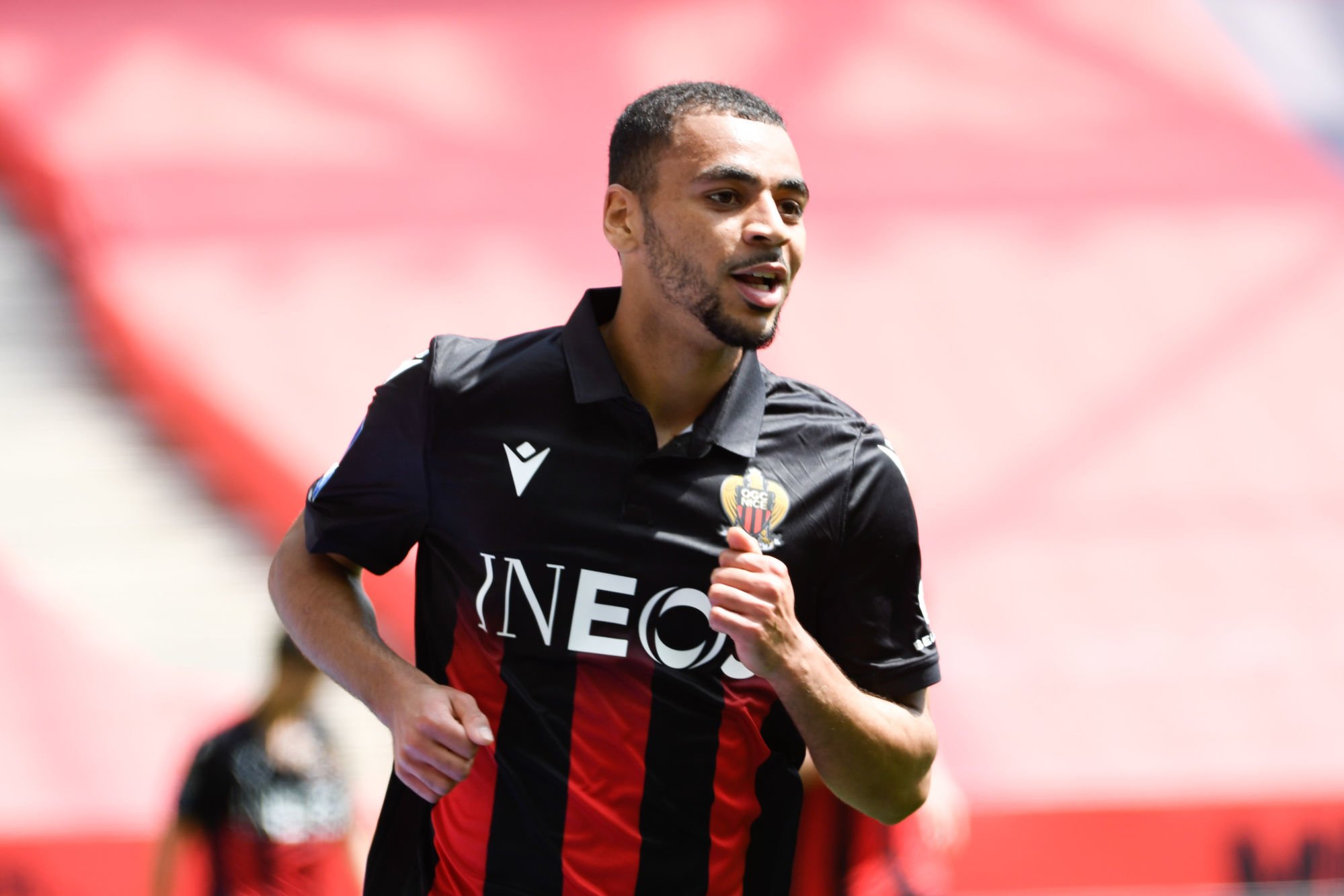 Nice domine Montpellier et retrouve le Top 10 - Sport.fr