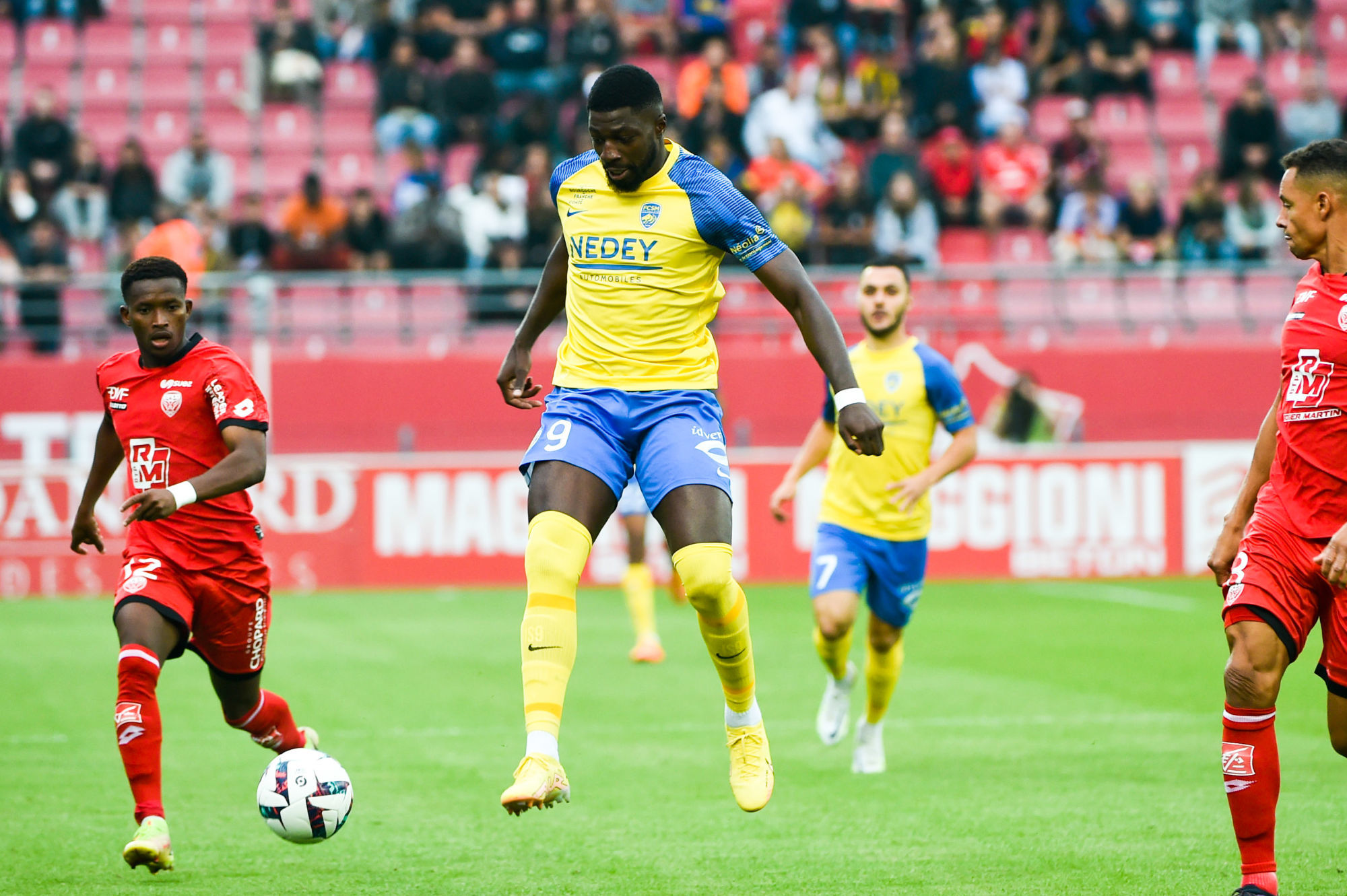 Ligue 2 J8 : Sochaux réalise la belle opération de la soirée, le Havre et le PFC ont le sourire ...