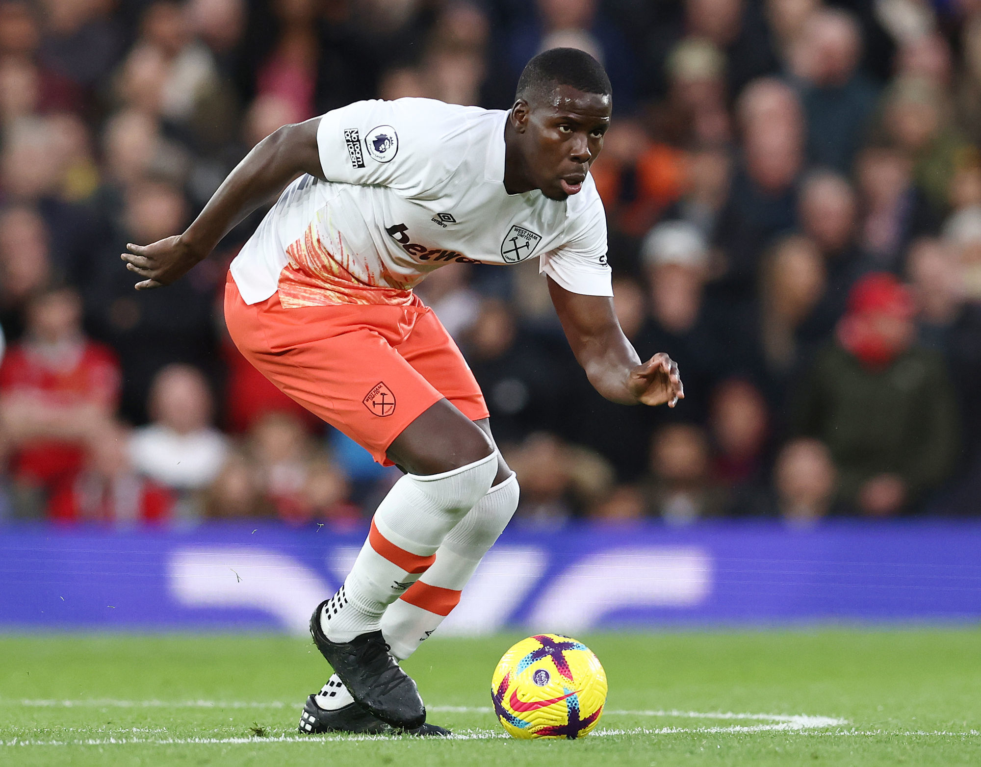 Après avoir frappé son chat, Kurt Zouma prend la parole et s'excuse ...
