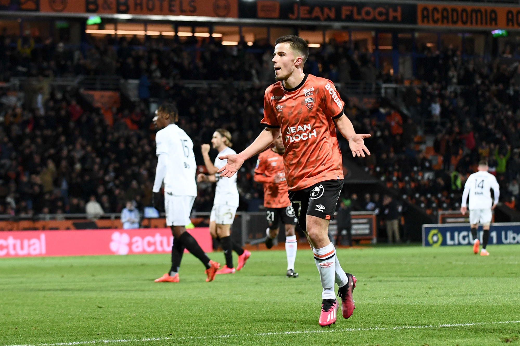 Lorient - Rennes : Le Bris savoure une victoire "dans la souffrance" - Sport.fr