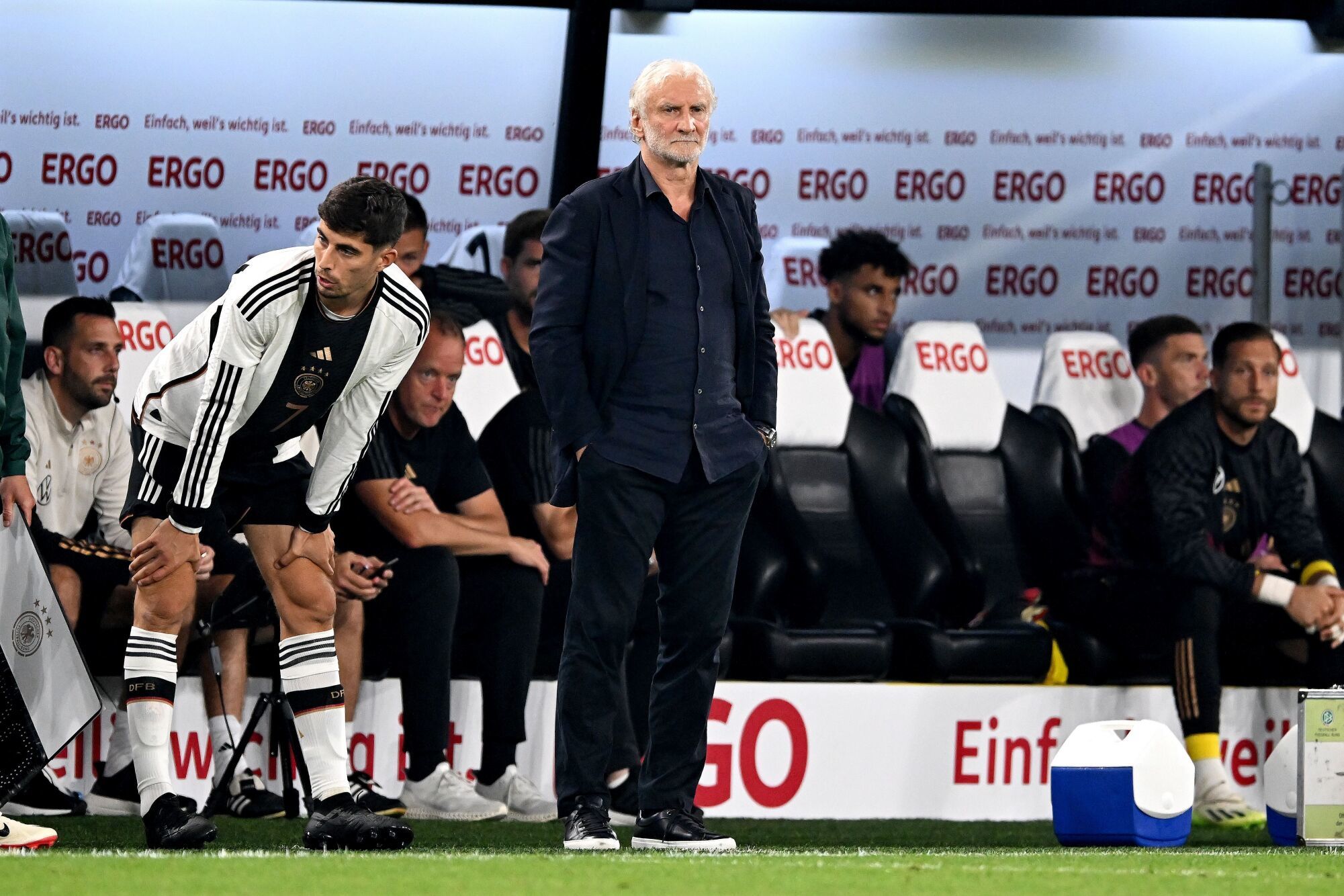 La réaction de Rudi Völler après la belle victoire face à l'Equipe de ...