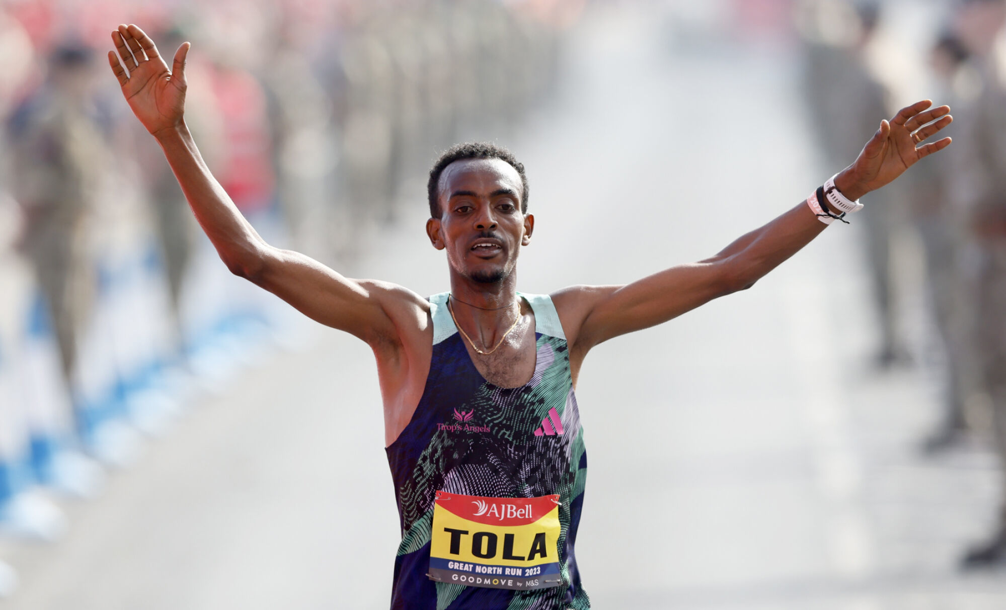 L'Ethiopien Tamirat Tola remporte le marathon de New York et établit un ...