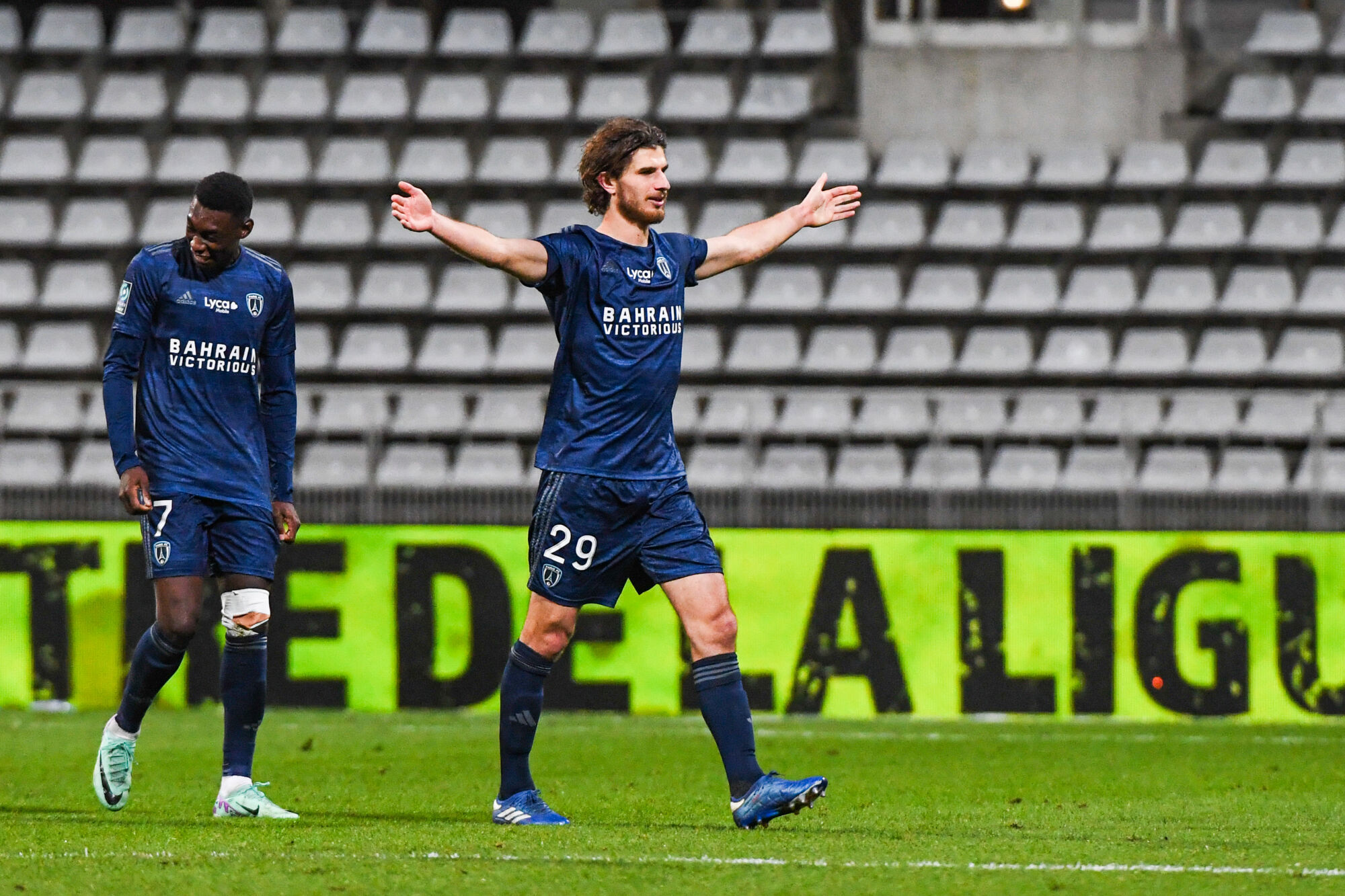 Paris FC : le but fou de Pierre-Yves Hamel, de 54 m ! (vidéo) - Sport.fr