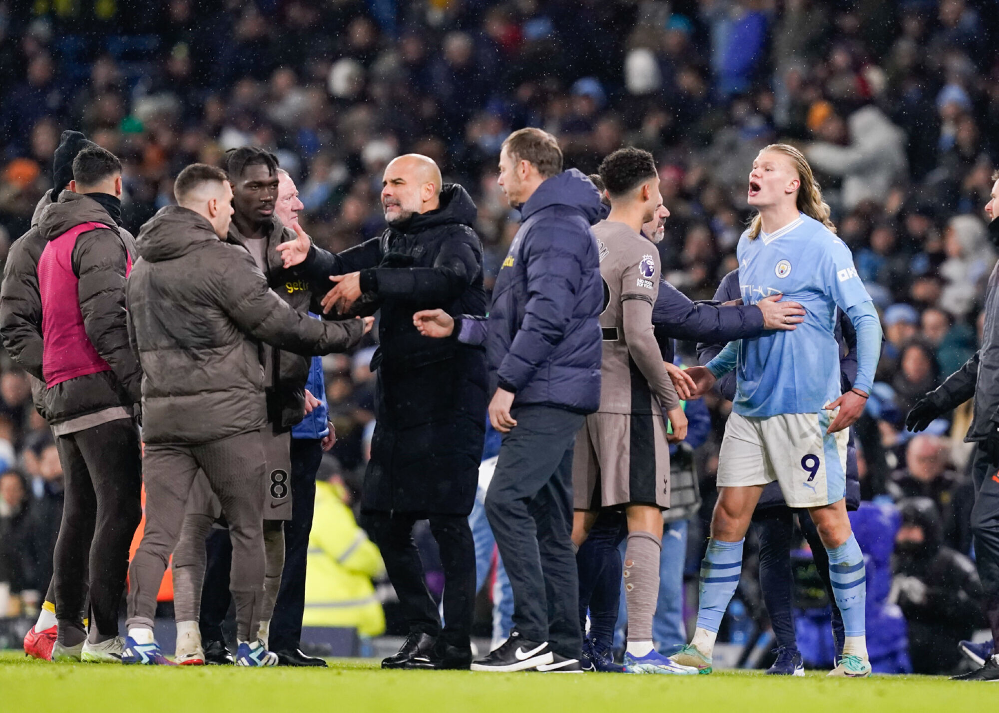 Manchester City : Haaland fou de rage... mais Guardiola n'en veut pas à l'arbitre - Sport.fr