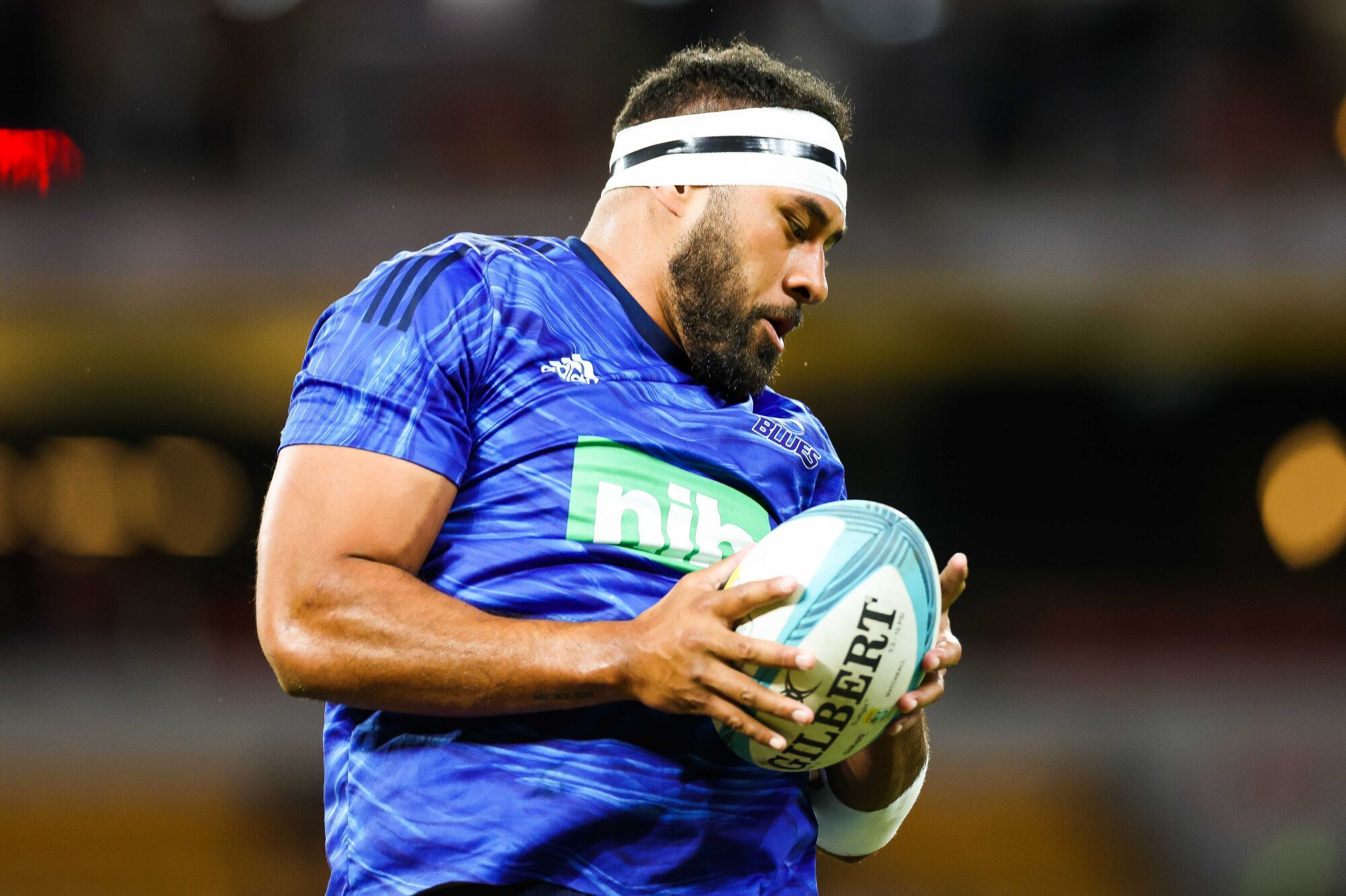 Super Rugby : mâchoire cassée pour Tuipulotu, forfait 10 semaines ...