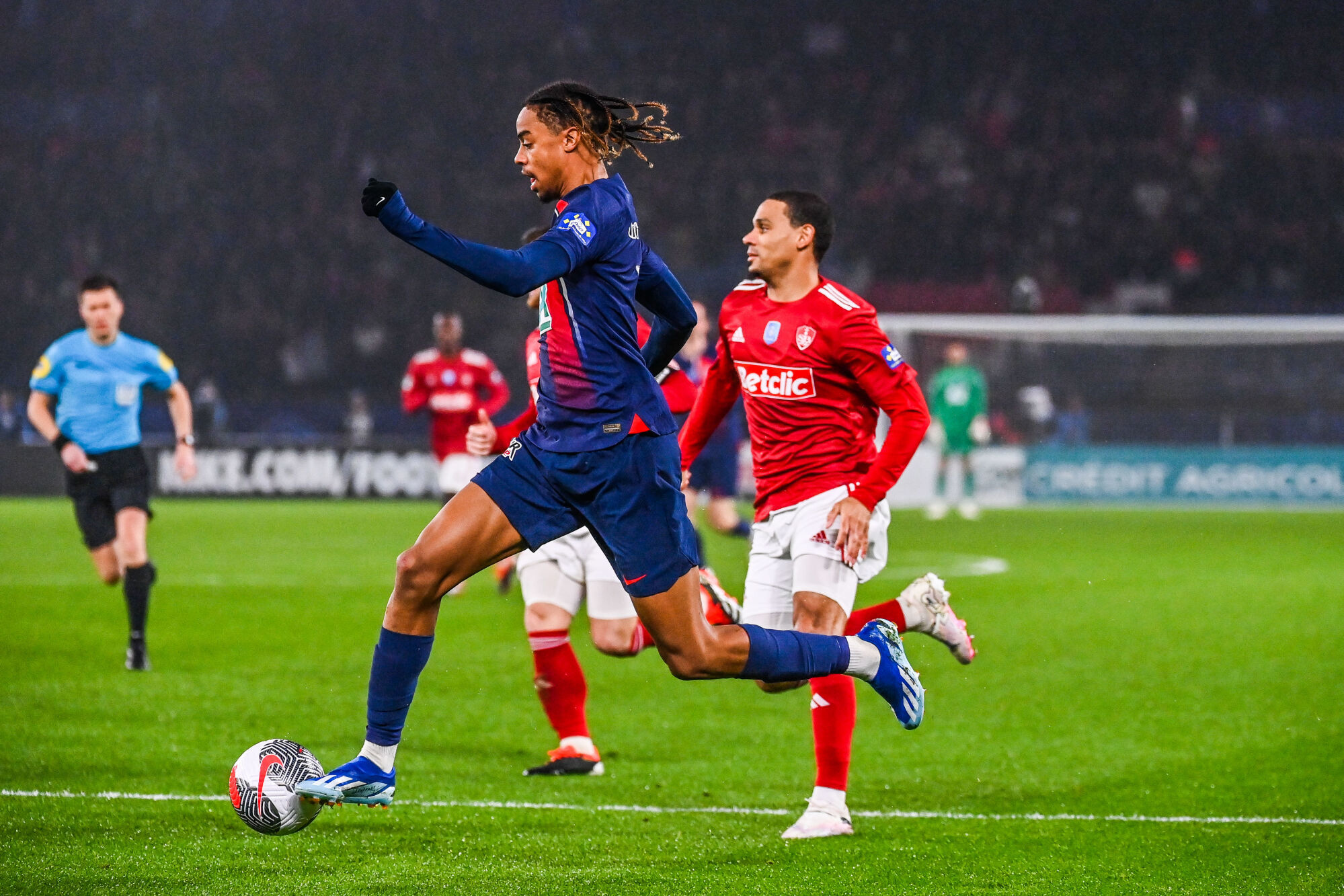 PSG : Bradley Barcola et son entente parfaite avec Mbappé - Sport.fr