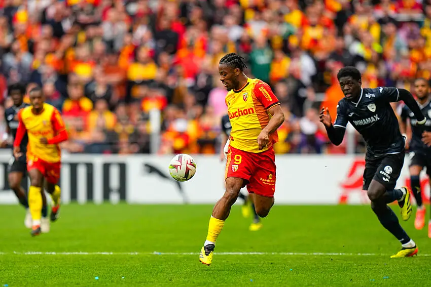 RC Lens : Elye Wahi a un soutien de poids avec lui - Sport.fr