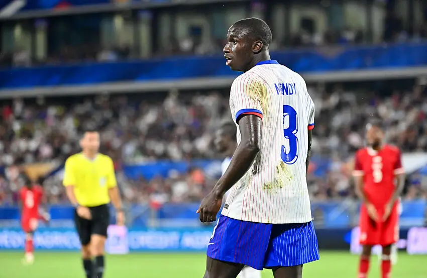 Ferland Mendy et ses "problèmes" en équipe de France - Sport.fr