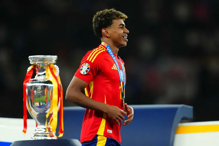 La publicité d'Adidas avec Leo Messi et Lamine Yamal : "The Goat and ...