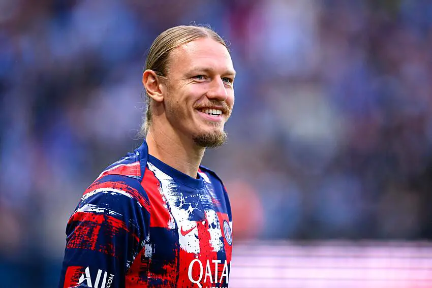 PSG : L'intégration de Matvey Safonov est parfaite - Sport.fr